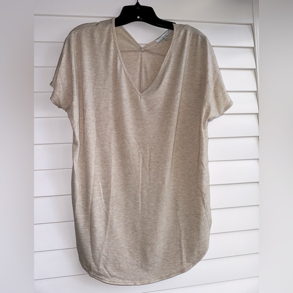 Emma’S Closet | Tops | Emmas Closet Cream Shortsleeved Top | Poshmark